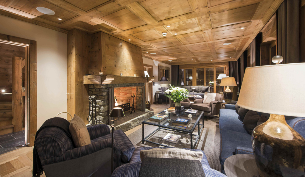 TRADITIONAL CHALET OPEN PLAN LIVING - John Cullen Lighting