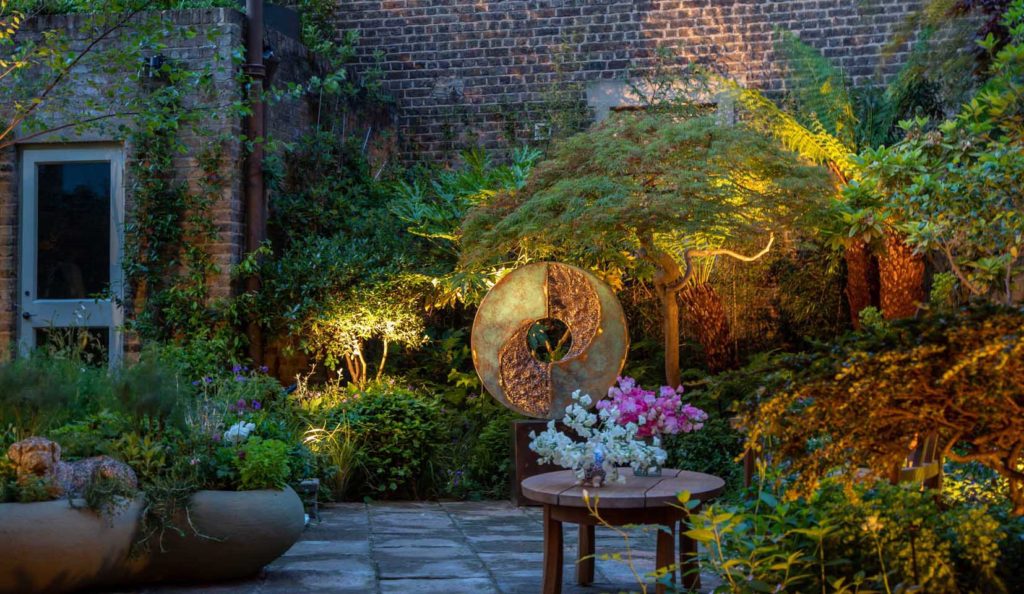 Randle Siddeley’s London Garden By Night | John Cullen Lighting